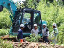 《狭所でもスムーズにパワフルに操作できる》コベルコ建機の林業専用機「K-FOREST」新型13tクラス登場！ | フォレストジャーナル